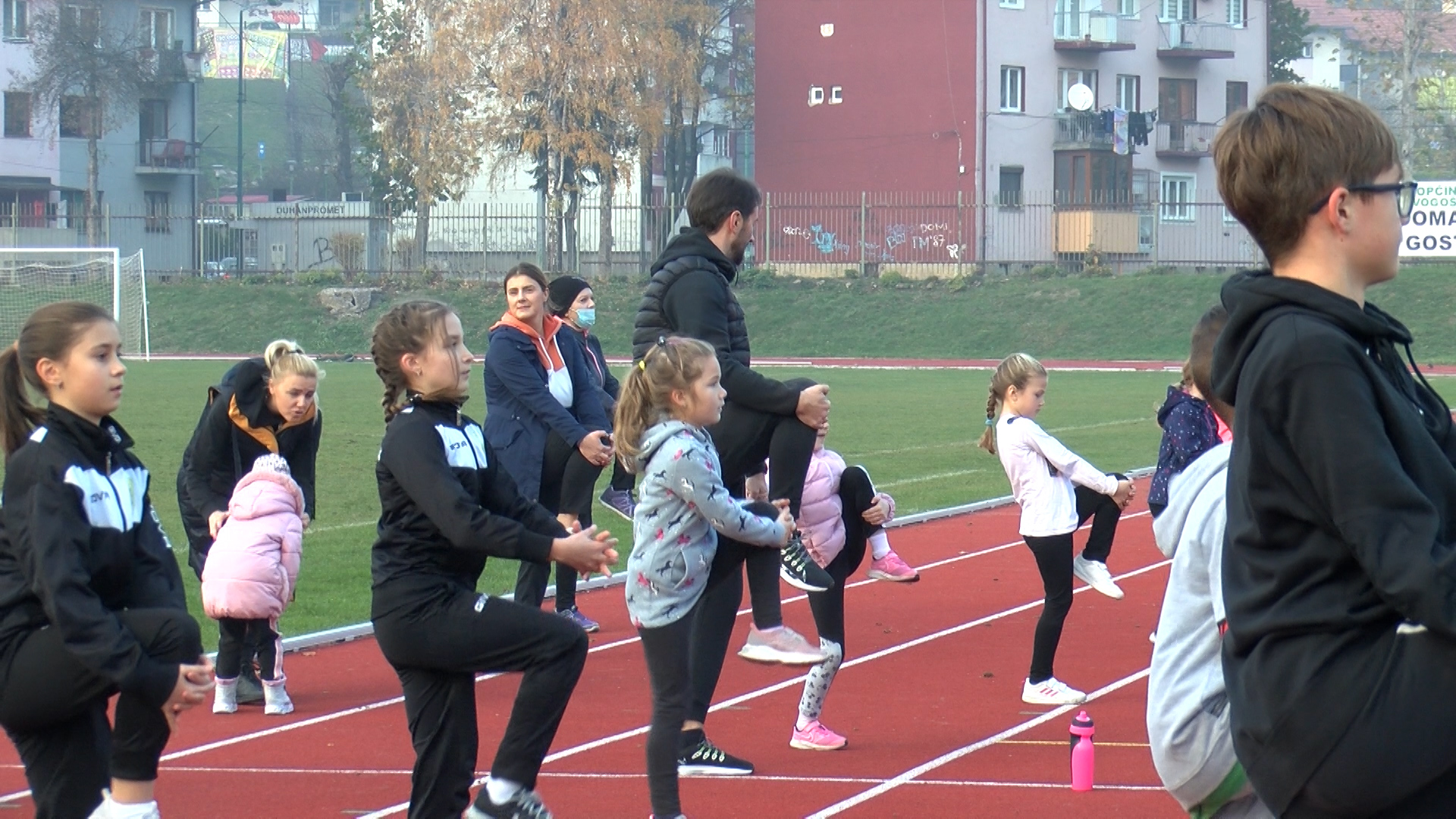 U POVODU SVJETSKOG DANA TRČANJA U VOGOŠĆI TRADICIONALNO ODRŽAN KRUG ZA ZDRAVLJE | Radio ...