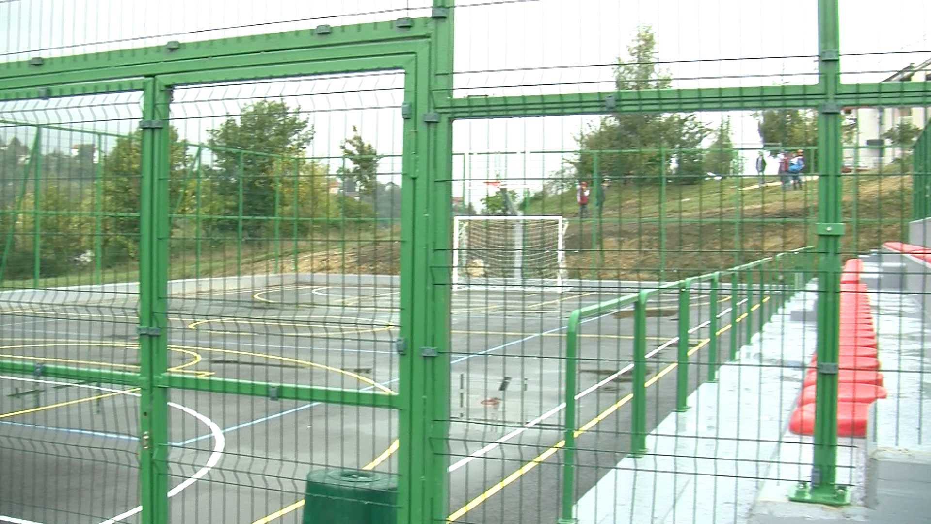 OTVORENO SPORTSKO IGRALIŠTE KOD OŠ “IZET ŠABIĆ” U HOTONJU | Radio ...