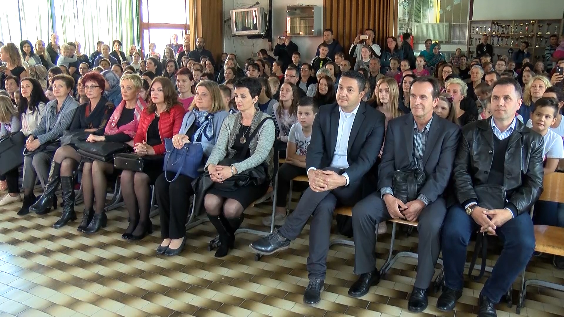 OŠ „IZET ŠABIĆ“: OBILJEŽEN 41. ROĐENDAN ŠKOLE | Radio Televizija Vogošća