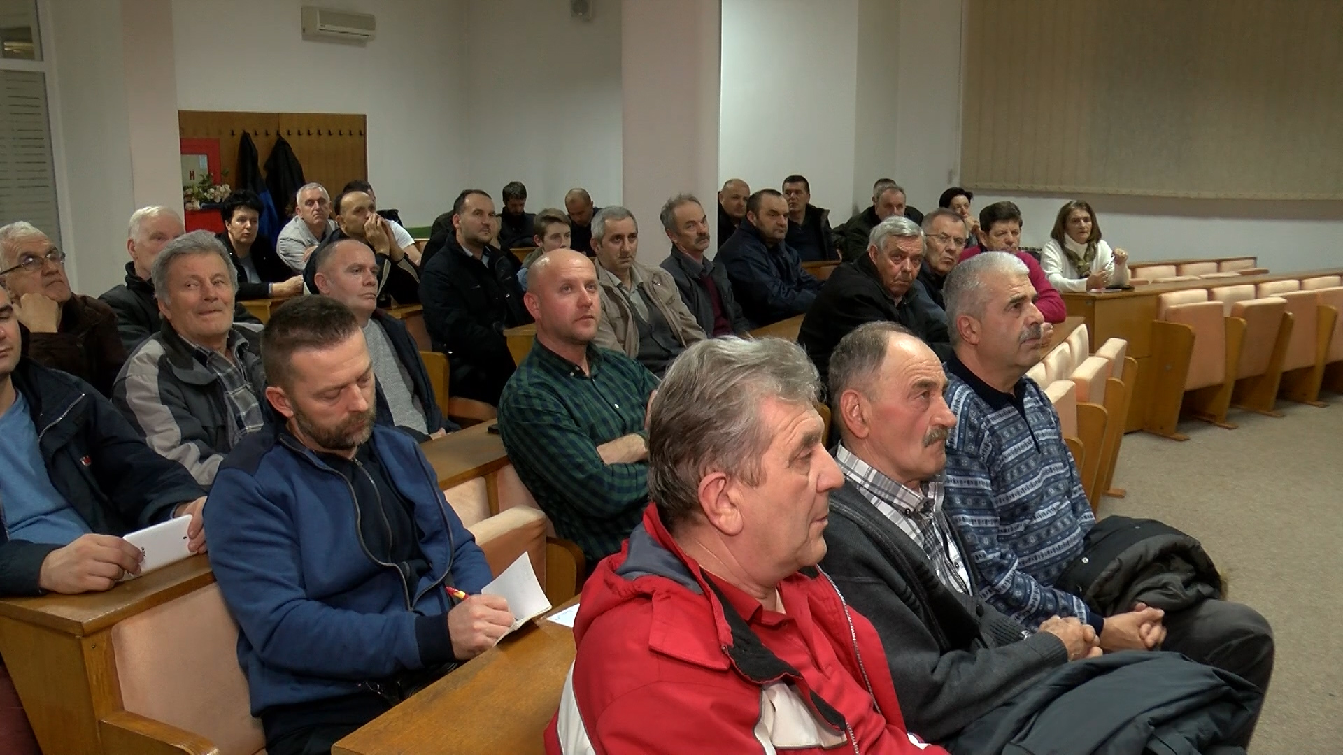 ZIMOVANJE PČELA I PROLJETNI RAZVOJ TEMA PREDAVANJA ODRŽANOG U VOGOŠĆI ...