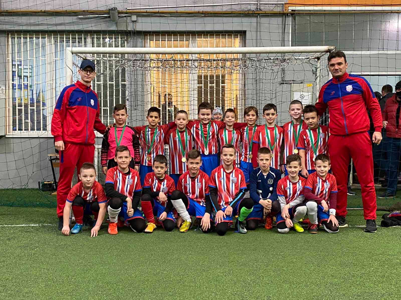 DJEČACI FK UNIS USPJEŠNI NA PRVOM ZIMSKOM KICK OFF KUPU | Radio ...