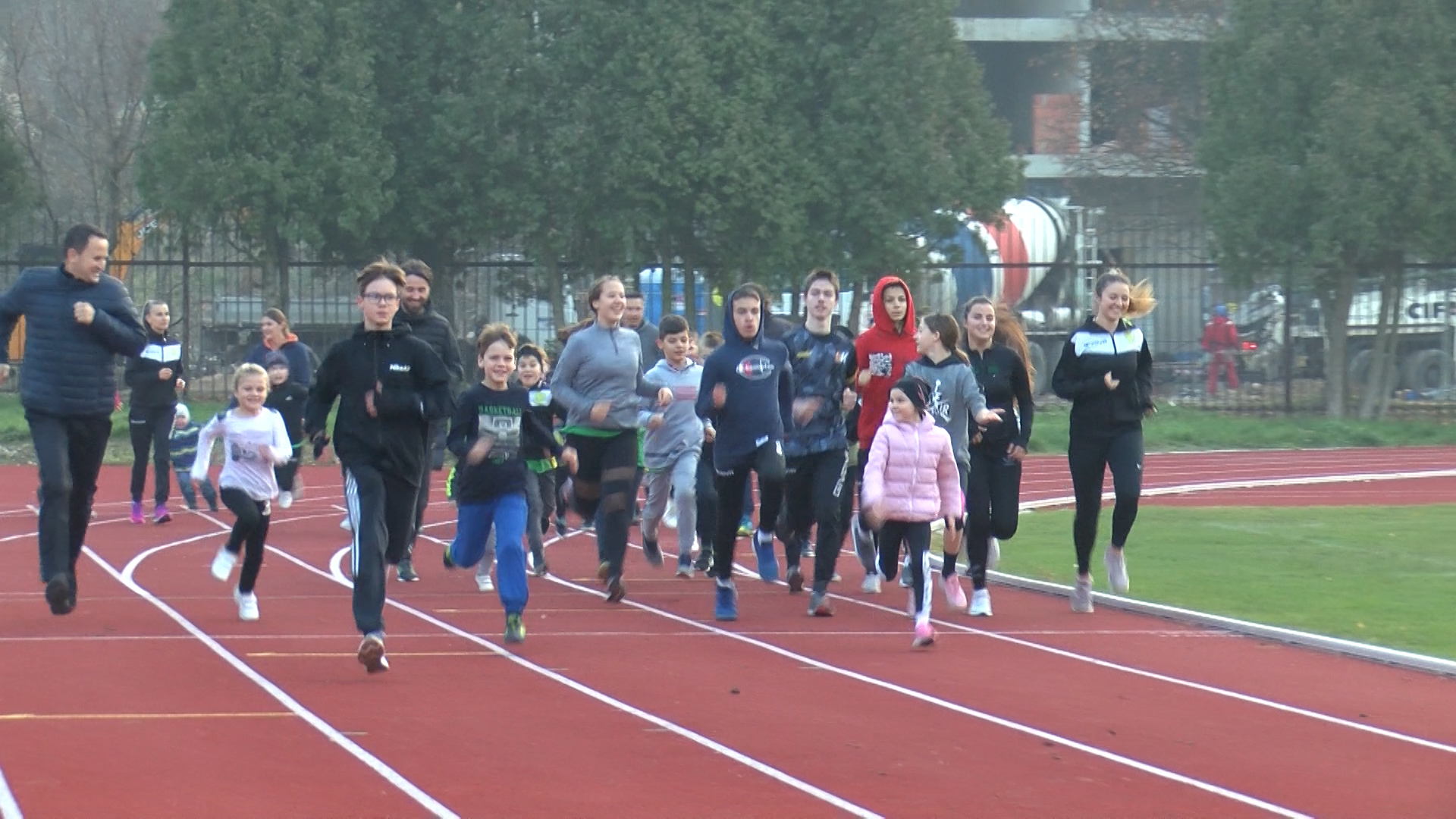 U POVODU SVJETSKOG DANA TRČANJA U VOGOŠĆI TRADICIONALNO ODRŽAN KRUG ZA ZDRAVLJE | Radio ...