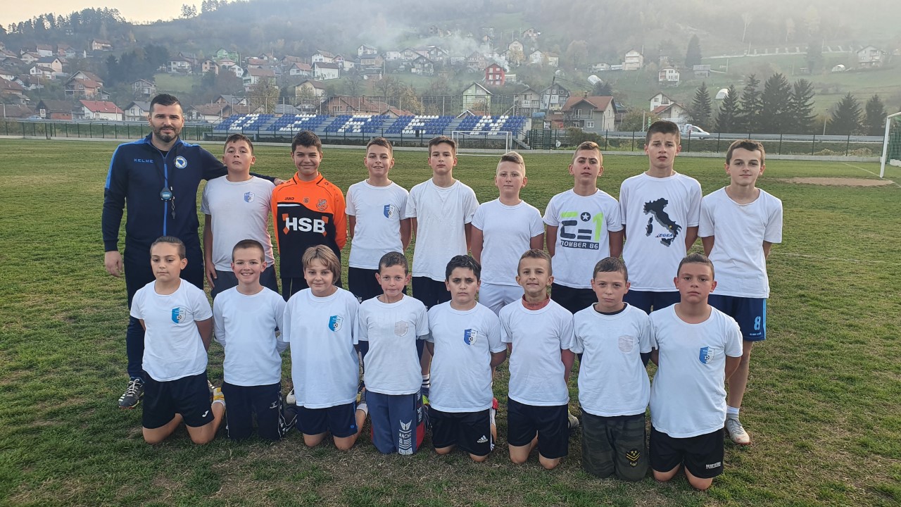 PREDSTAVLJAMO GENERACIJU 2011.GODIŠTA NOGOMETNOG KLUBA OZREN | Radio ...