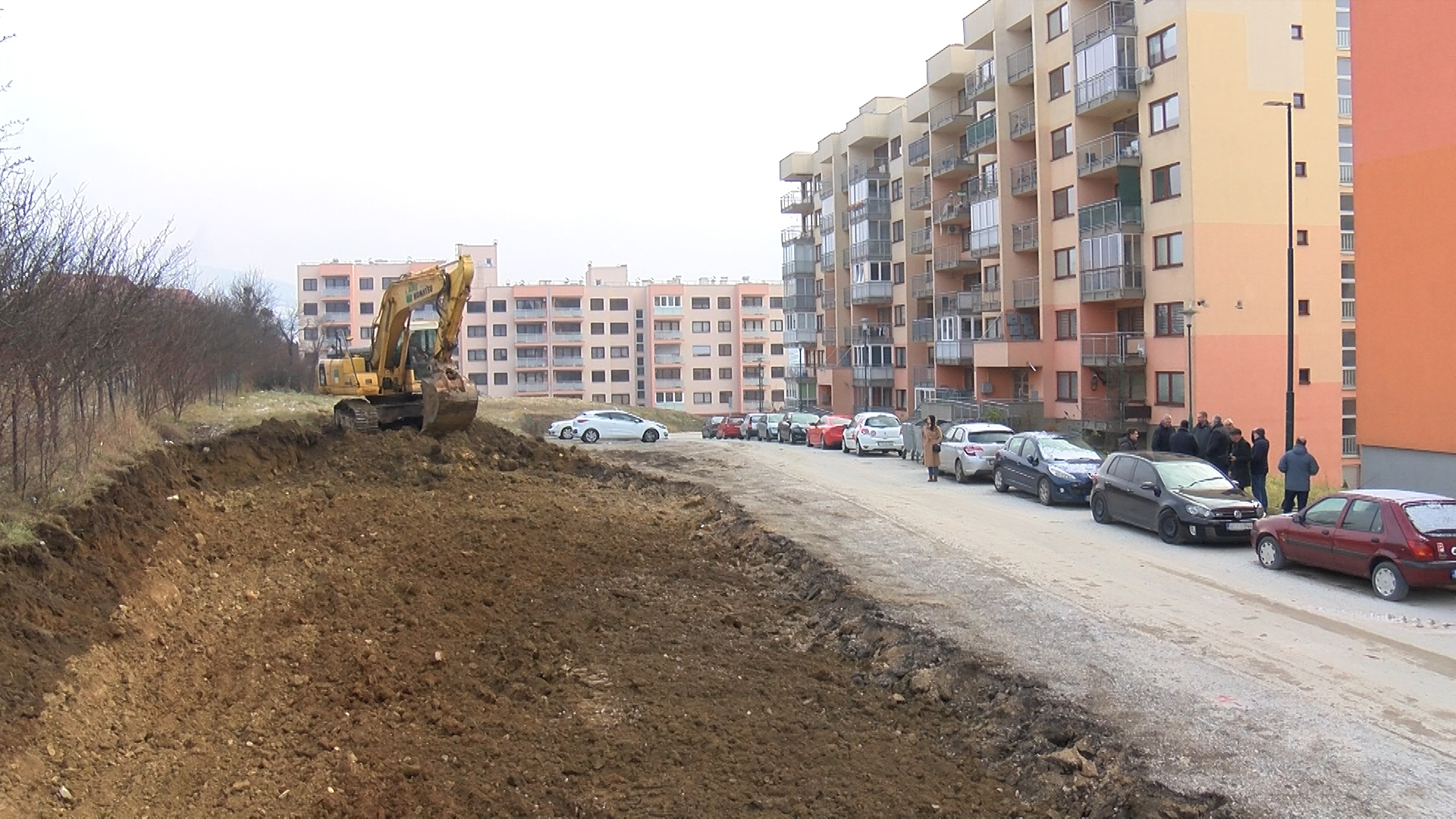 U NASELJU ROSULJE POČELI RADOVI NA IZGRADNJI PRIVREMENOG PARKING ...