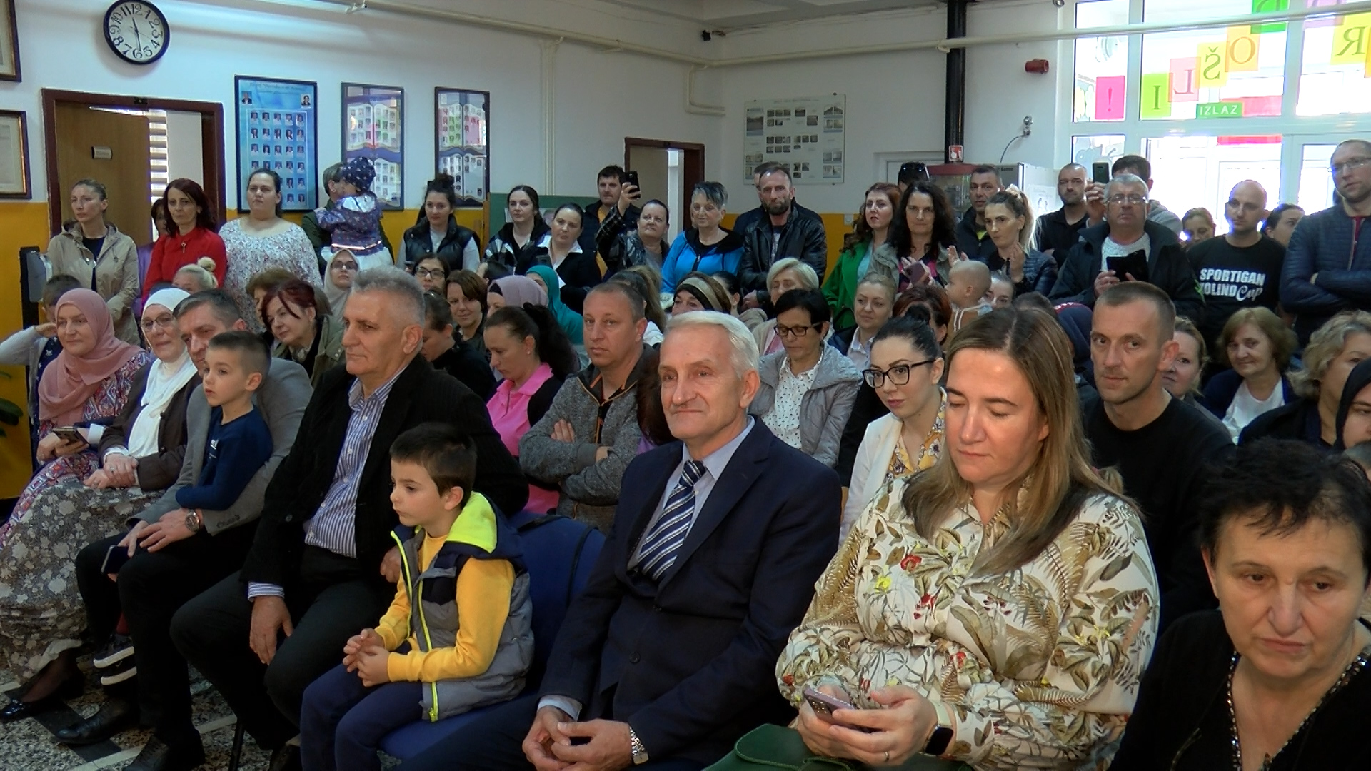 U OŠ „PORODICE EF. RAMIĆ“ POVODOM RAMAZANSKOG BAJRAMA ODRŽANA PRIREDBA ...