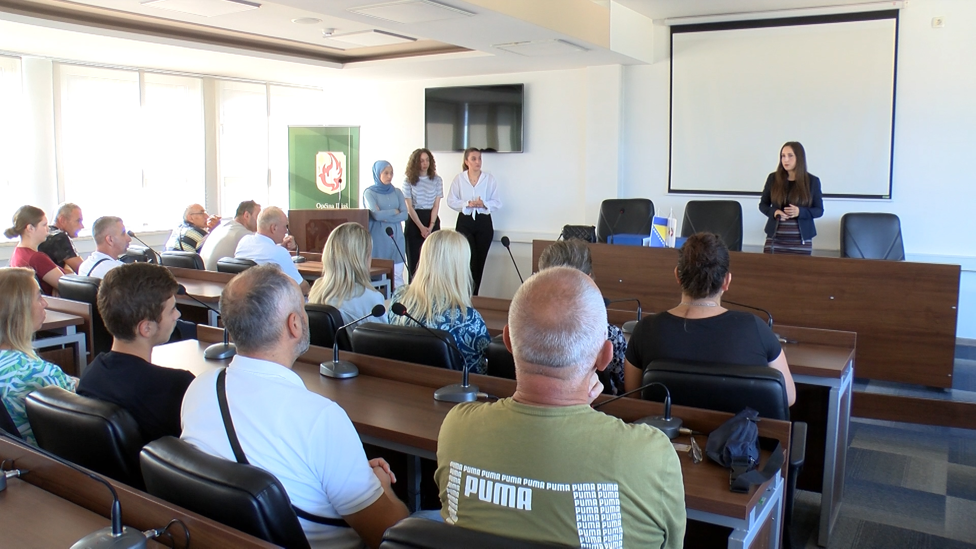 FONDACIJA HASTOR NASTAVLJA STIPENDIRANJE UČENIKA I STUDENATA U VOGOŠĆI I DRUGIM OPĆINAMA | Radio ...