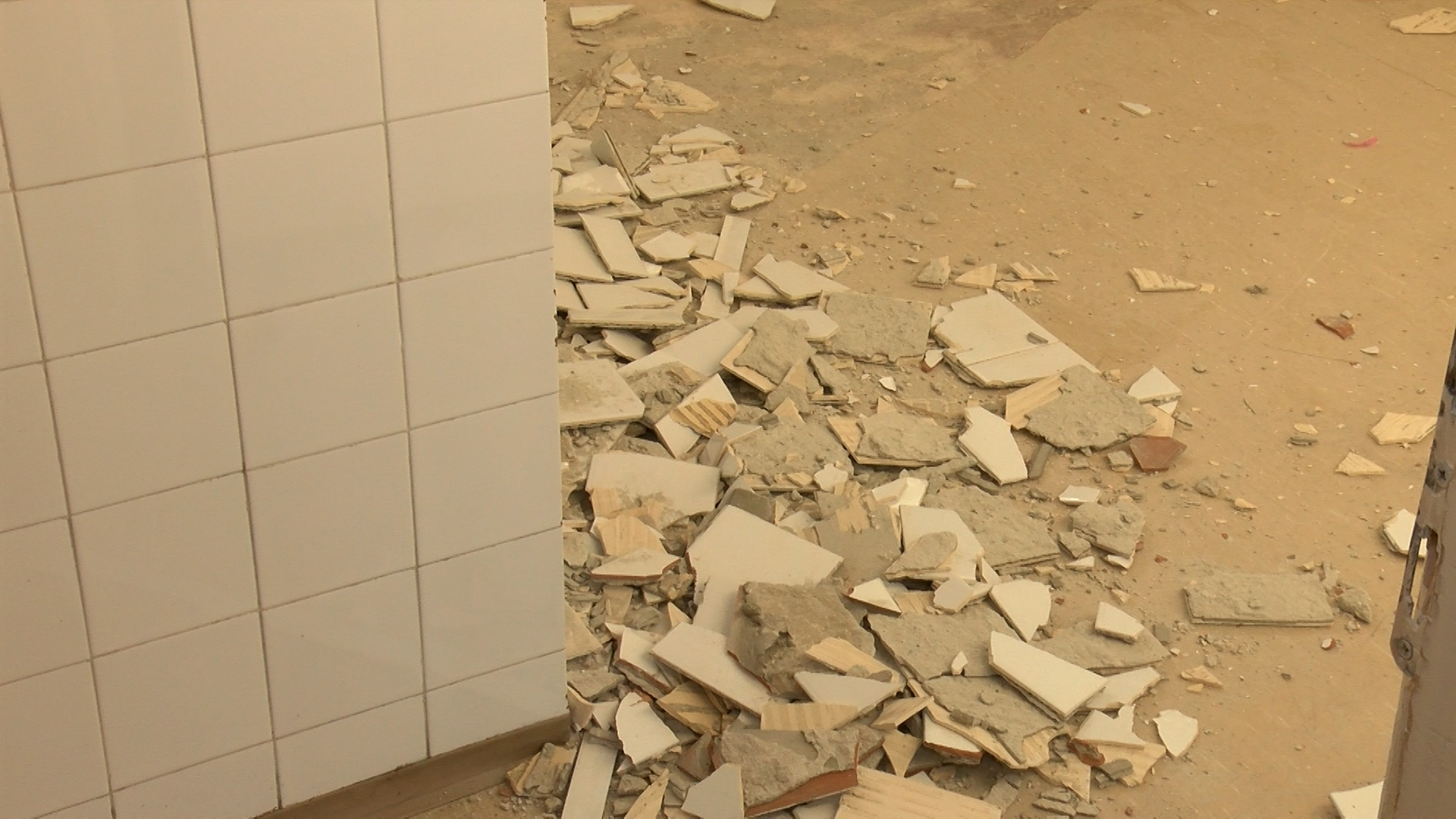 POČELA REKONSTRUKCIJA FISKULTURNE SALE U OŠ „IZET ŠABIĆ“ U HOTONJU ...