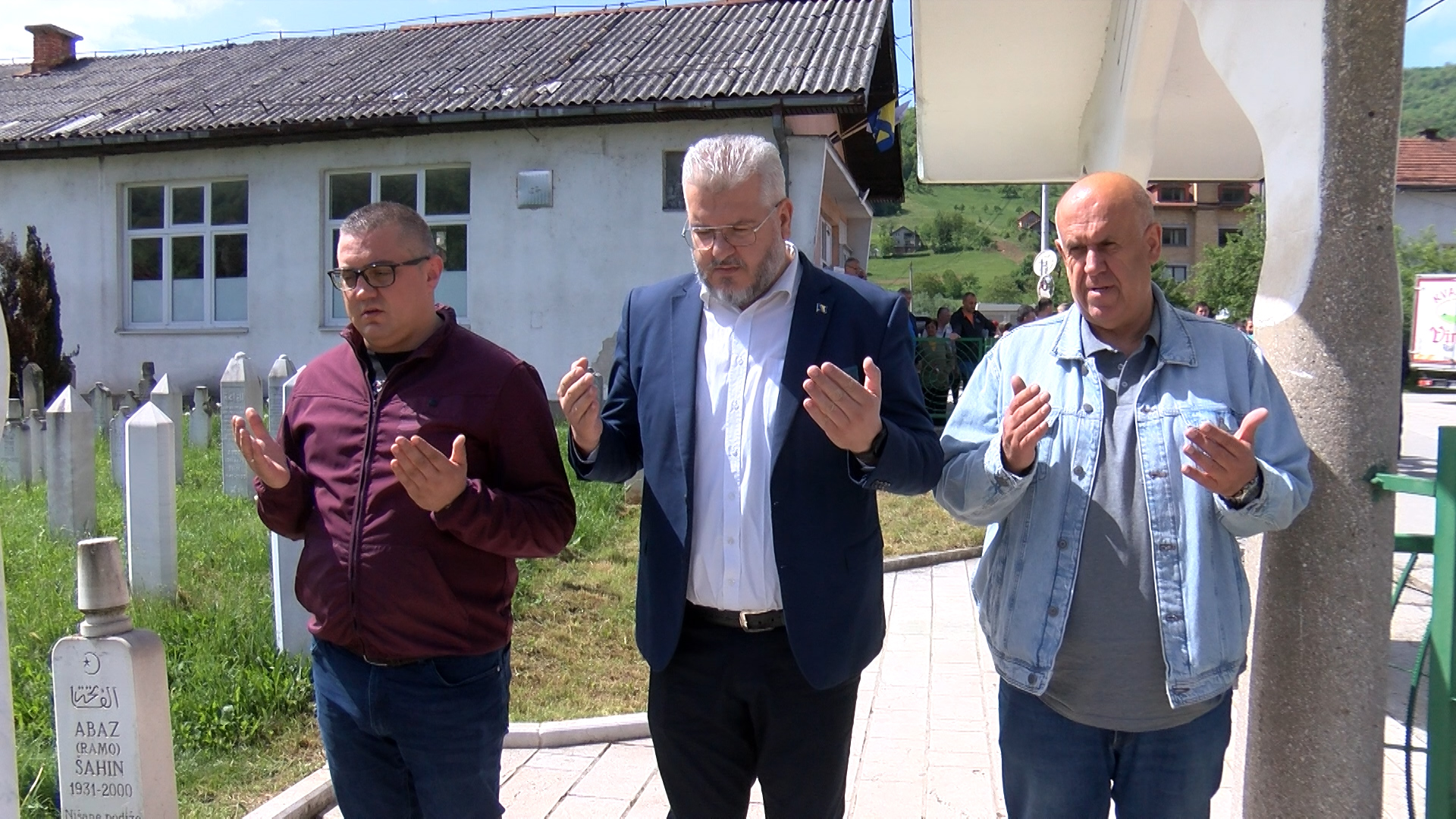 OBILJEŽENA GODIŠNJICA NAPADA NA SVRAKE | Radio Televizija Vogošća